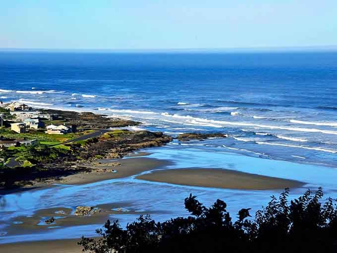 Where the ocean meets the shore, Yachats creates a watercolor masterpiece that changes with every wave.