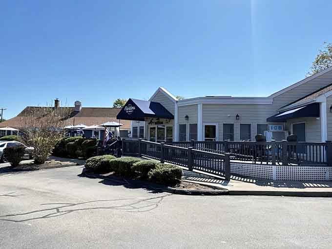 That spacious deck beckons you to linger over lobster rolls while soaking up the New England sunshine.