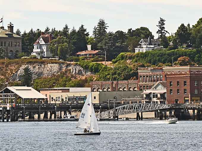 Victorian buildings climbing the bluff while sailboats glide past &ndash; this is Port Townsend showing off beautifully.