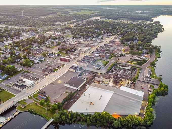 From above, this lakeside town reveals its perfect blend of water access and walkable neighborhoods tucked among the trees.