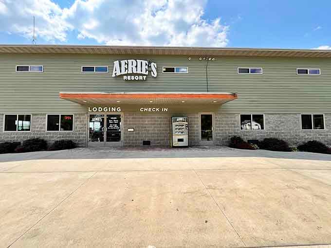 Clean lines and welcoming signage mark the start of your bluff-top adventure in river country.