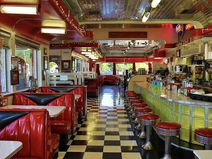Red vinyl booths, checkered floors, and chrome everywhere: this is what Happy Days looked like in real life.