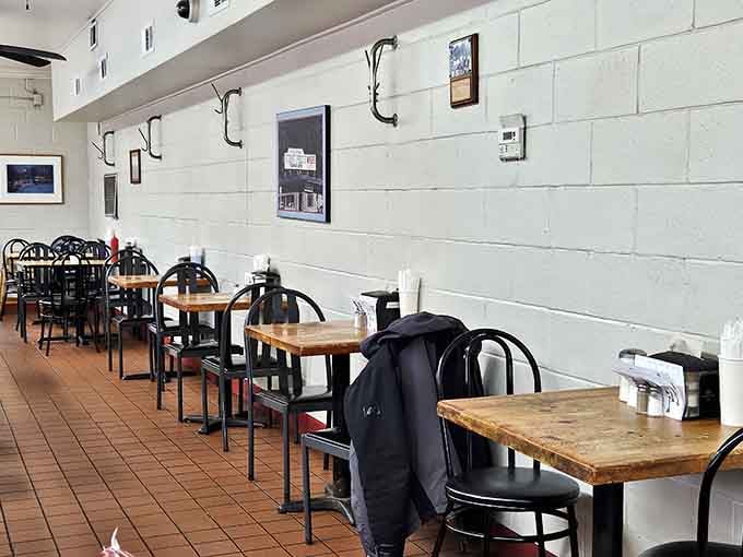 Clean, simple, and focused on what matters: the food that's about to make your day infinitely better.