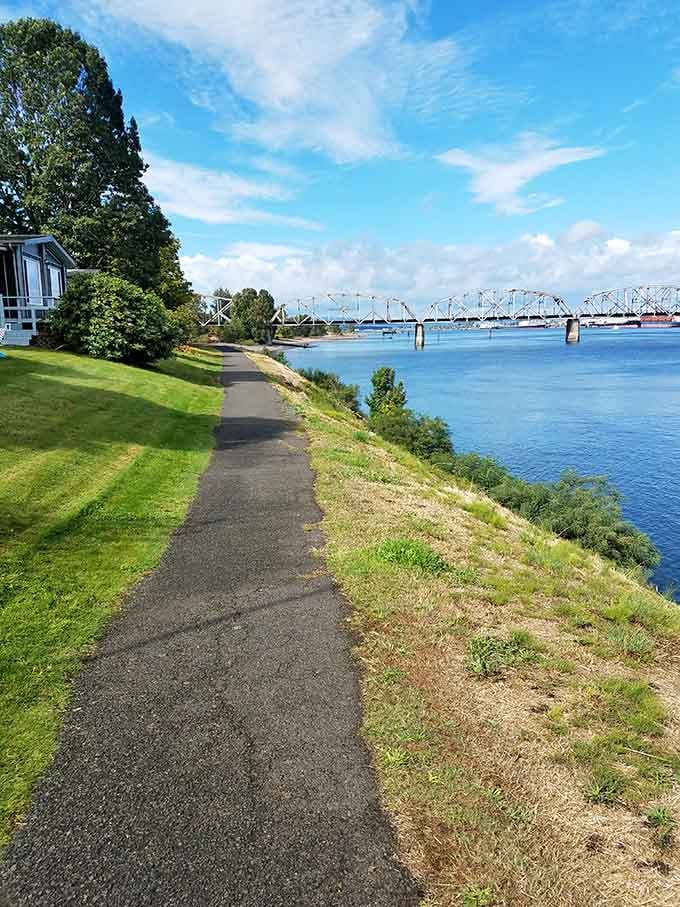 This riverside path offers views so stunning, you'll forget you're technically still within Portland's city limits.