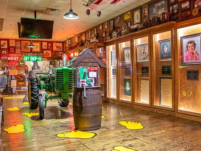 A vintage tractor greeting you at the entrance means you're about to experience dining the way grandma intended, just louder.