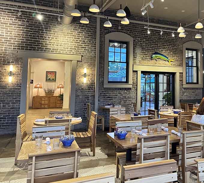 High ceilings, warm lighting, and coastal vibes prove Birmingham knows how to do a proper seafood house right.