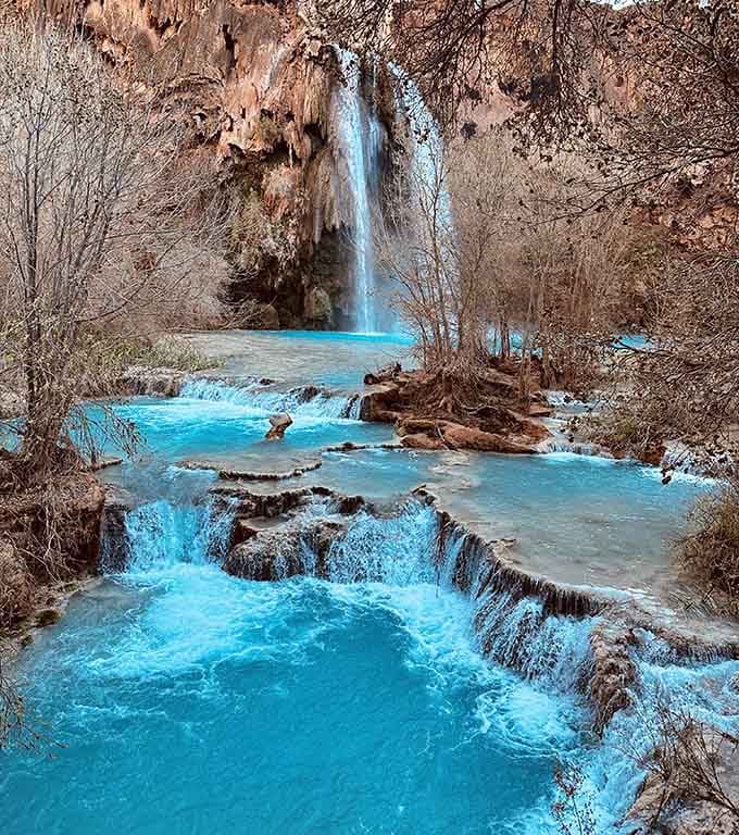 These terraced pools look like someone stacked infinity pools in the middle of the desert.