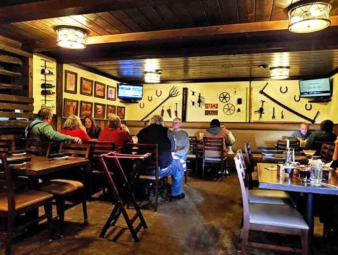 Horseshoes on the walls, happy diners at the tables, this is what authentic Ohio hospitality looks like.