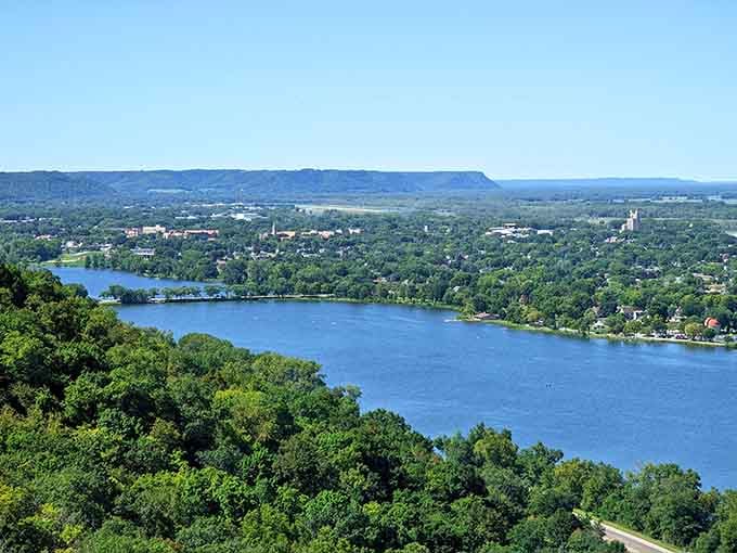 Views like this remind you why people write songs about rivers and bluffs.