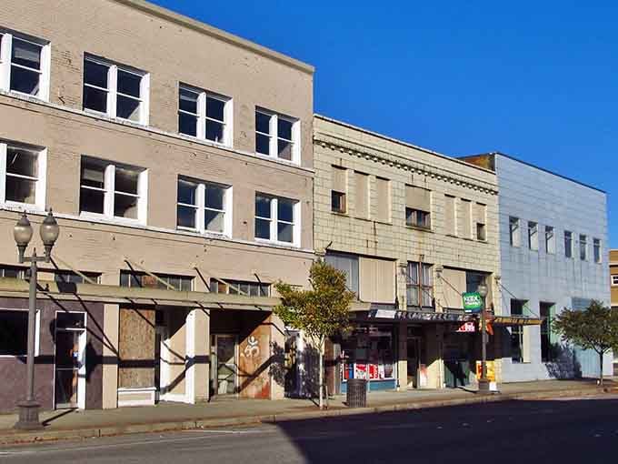 Quiet streets and classic storefronts create the perfect backdrop for a slower, more affordable life.