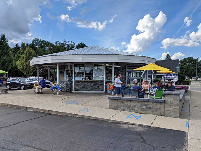 The circular design and outdoor patio make this spot look like a 1950s postcard come to life.