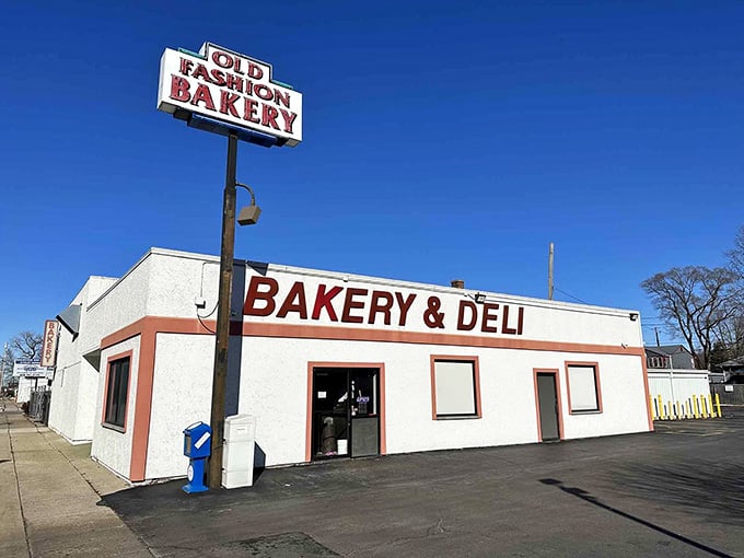 That retro sign towering above the street isn't just for show&mdash;it's been guiding donut lovers to this spot for decades.
