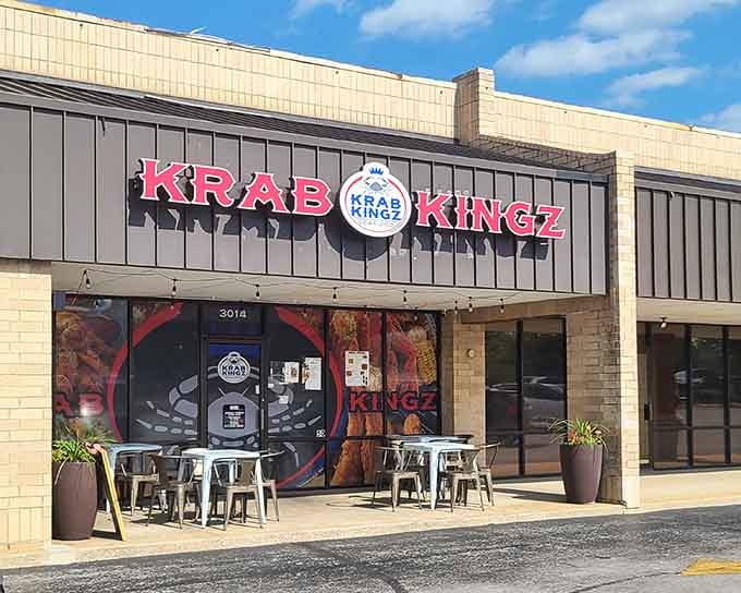 Those outdoor tables under blue skies are perfect for cracking shells and enjoying Springfield's seafood scene in style.