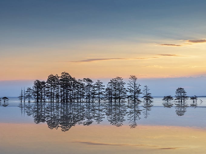 This tranquil reflection at golden hour proves that sometimes the best things in life really are absolutely free.