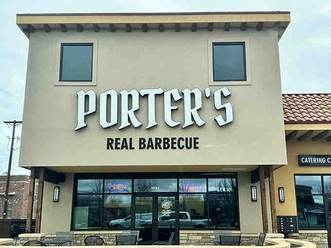 That prominent signage towers above like a beacon guiding hungry travelers to their smoky, tender meat destination ahead.