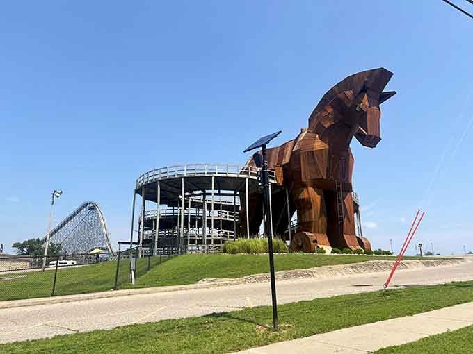 Nothing says "Wisconsin vacation" quite like a massive Trojan horse watching over the highway traffic below.