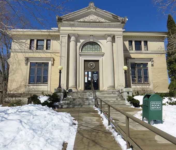 The Beals Memorial Library proves that small towns can have grand architectural ambitions and actually pull them off.