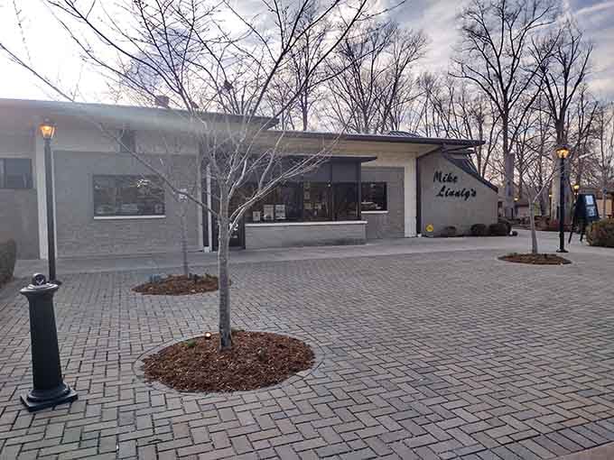 This brick plaza setting looks peaceful, perfect for enjoying seafood without the beach crowds or seagulls stealing fries.