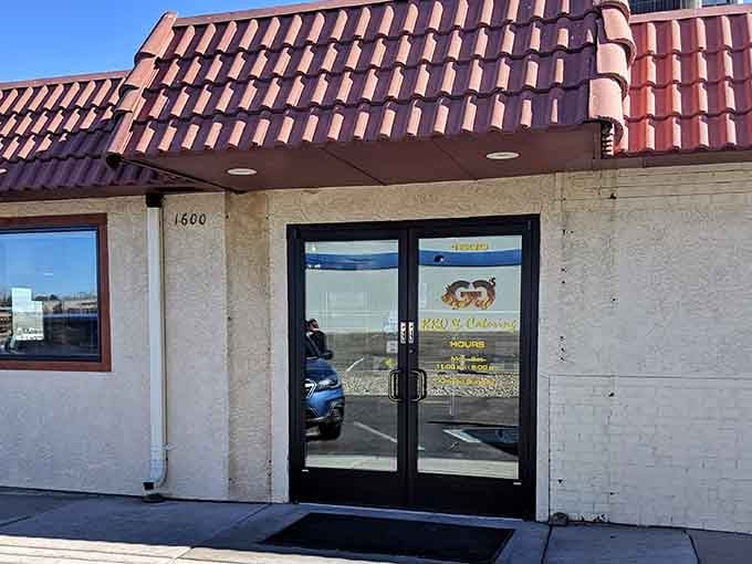 That distinctive terracotta roof stands out like a beacon for anyone craving authentic smoked meats done right.