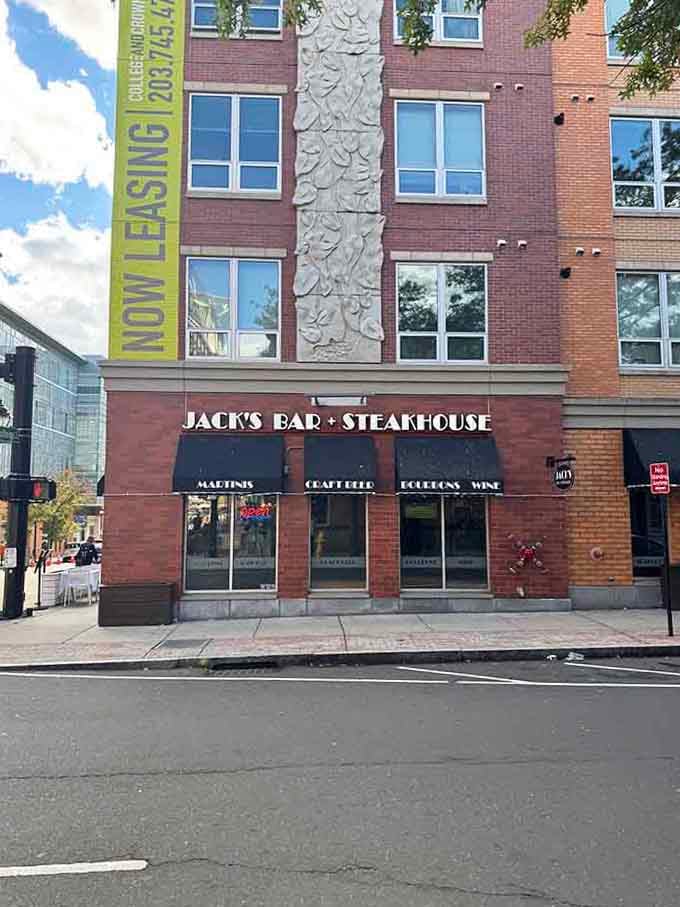 Urban sophistication meets serious beef in this modern brick building where martinis and marbling go hand in hand.