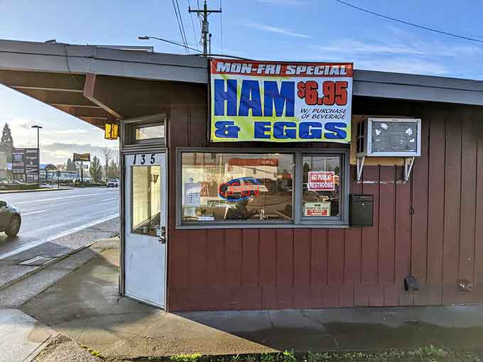 That bold Monday-Friday ham and eggs special banner shows confidence in their cooking and value for your dollar.