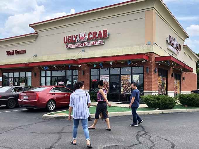Families strolling toward crawfish and crab know exactly what awaits: messy hands, full bellies, and zero regrets whatsoever.