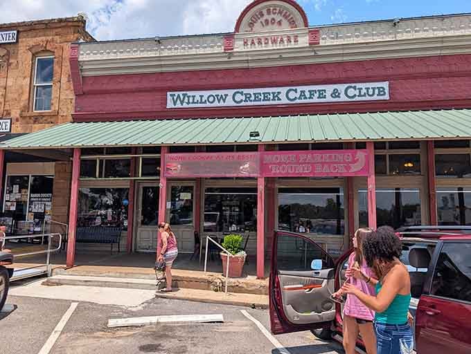 Locals gathering outside proves this Mason gem draws crowds who appreciate authentic small-town hospitality and home cooking.