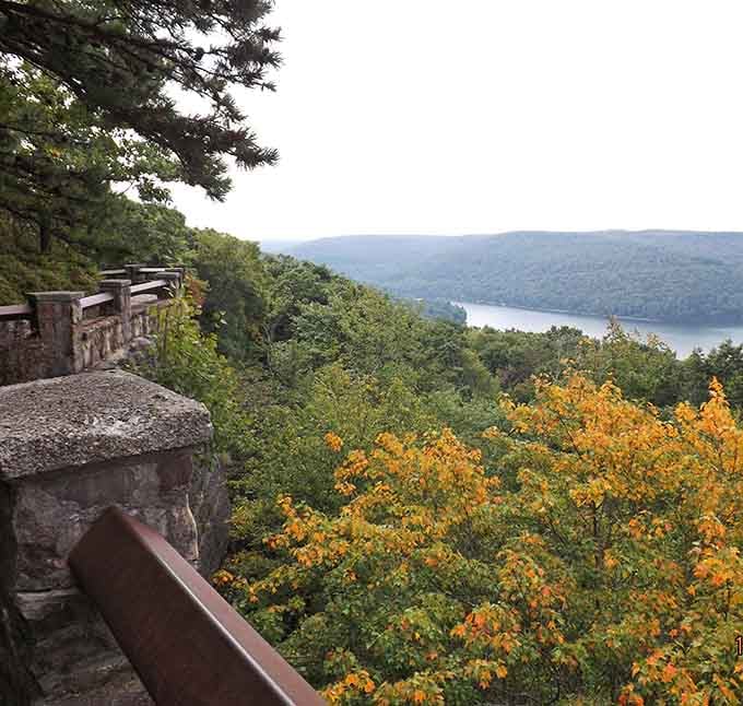 Views like this remind you why people used to write poetry about nature before Instagram made everyone a photographer.