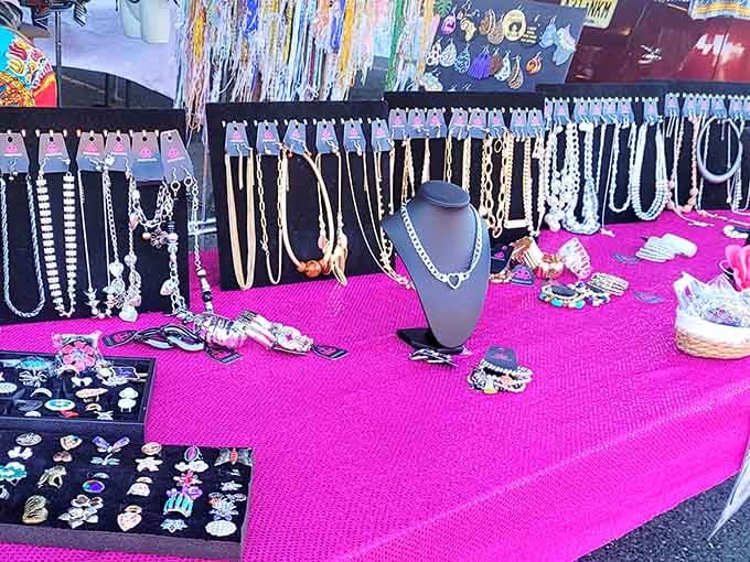 Vintage glamour meets bargain prices on this magenta display that would make Elizabeth Taylor stop and browse.