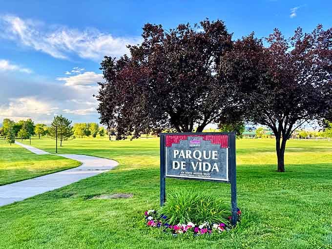 Parque de Vida offers green space where your retirement budget and your walking routine both get healthier simultaneously.