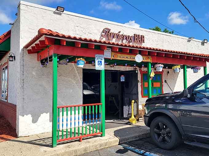 Los Arrieros Bar brings the flavors that make you wonder why you ever settled for chain restaurant "authentic" Mexican food.