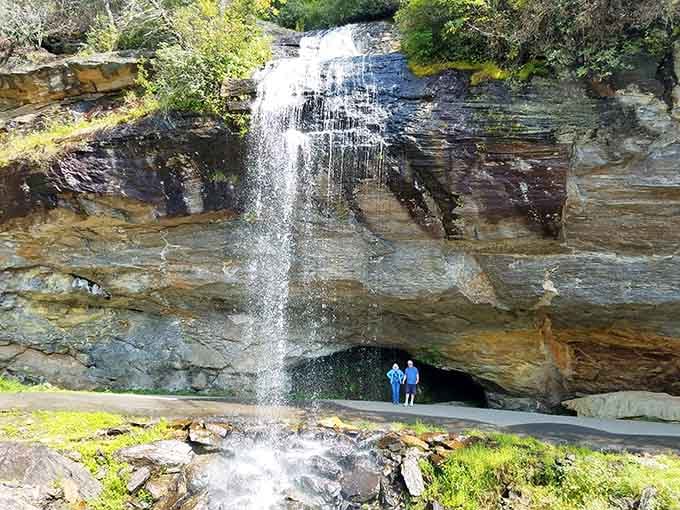 Walking behind a waterfall without getting soaked? Dry Falls delivers nature's magic trick with style.
