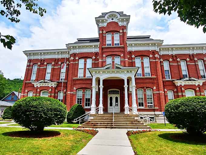 This courthouse has seen more drama than your favorite streaming series, and the architecture's infinitely more impressive.