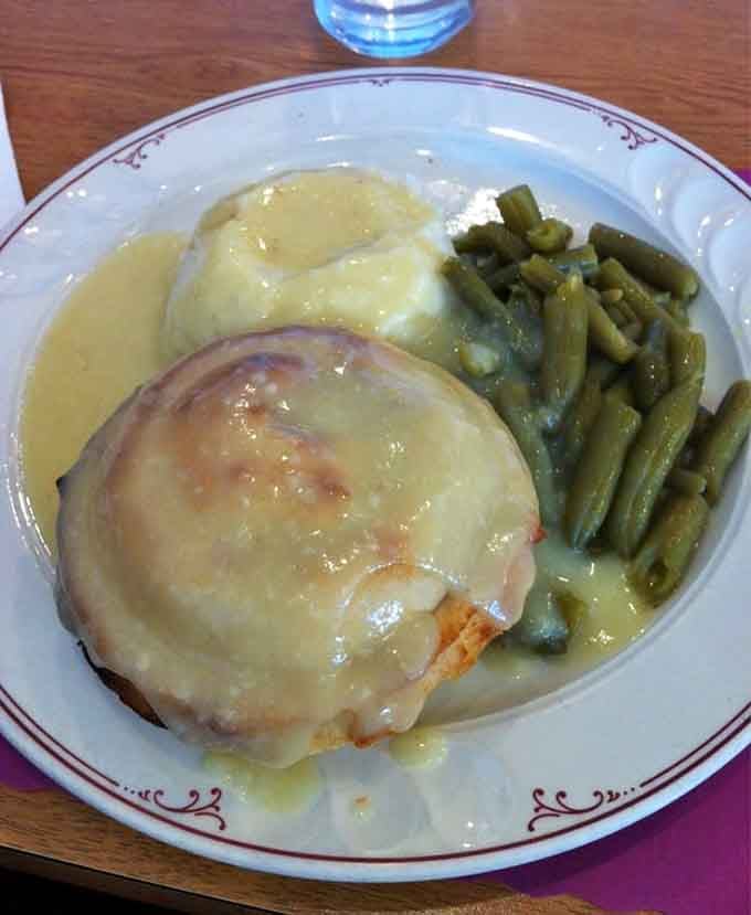 That golden dome of flaky pastry hiding tender chicken and vegetables is what dreams are made of.