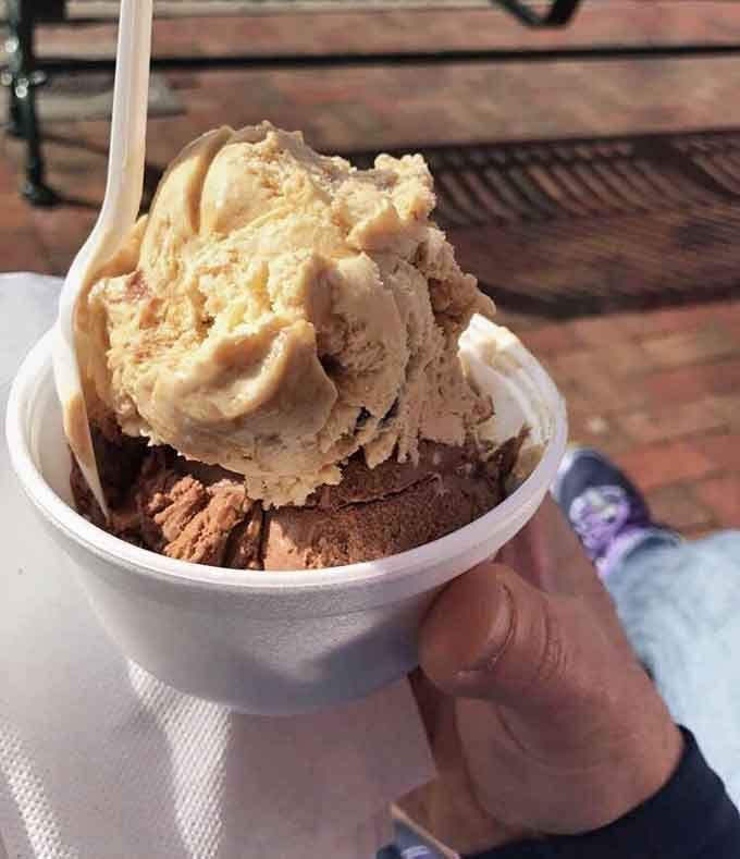 When chocolate meets coffee in frozen form, you get the kind of flavor combination that makes afternoon pick-me-ups obsolete.