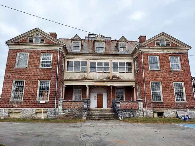 This weathered beauty has stories to tell, standing silent like a character from a Southern Gothic novel.