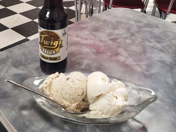 Oatmeal cookies and rum raisin prove that sometimes the grown-up flavors are worth skipping chocolate.