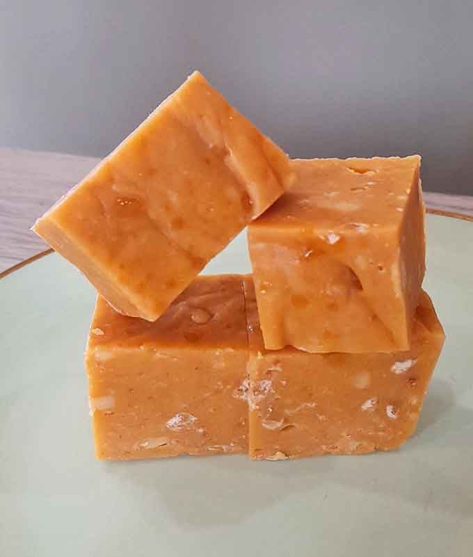 Salted caramel cashew fudge: because sometimes you need sweet, salty, and crunchy all at once.