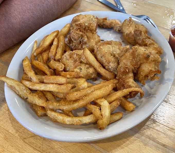Golden-fried shrimp that could make a coastal restaurant jealous, served landlocked but absolutely spectacular.