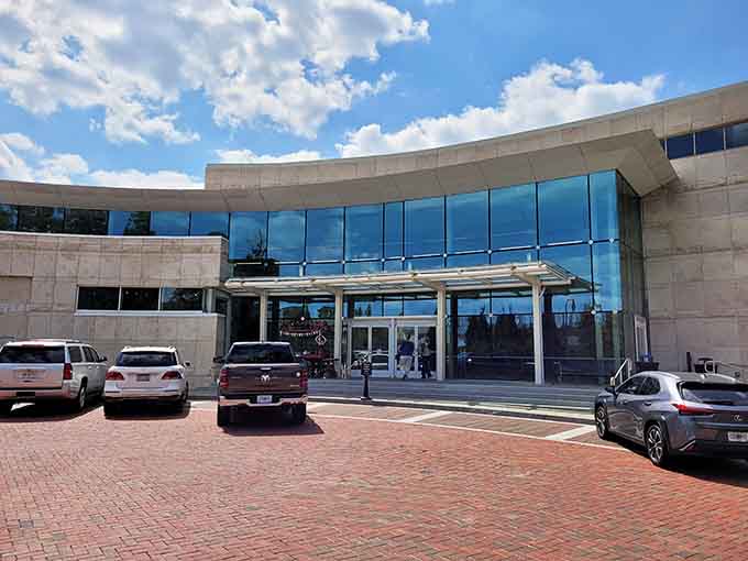Contemporary glass and stone create an inviting gateway to explore Atlanta's rich and complex Southern heritage.