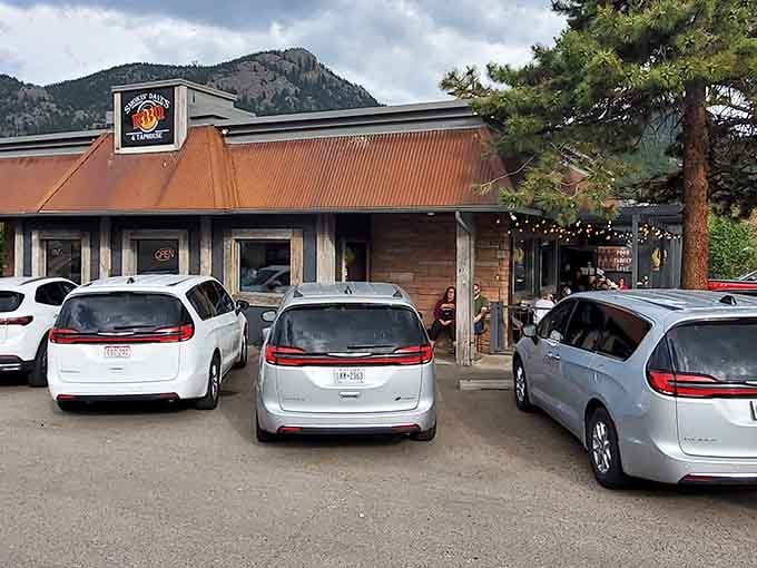 When the parking lot's this full with mountain views behind, you know locals have discovered something special here.