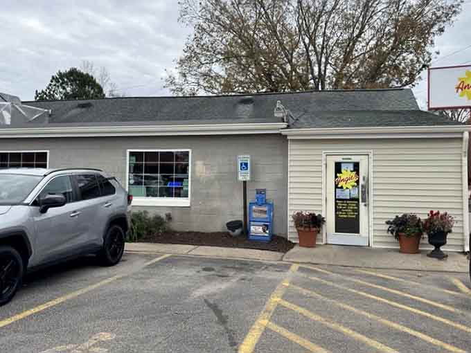 The unassuming building and tidy parking lot welcome locals who know the best food doesn't need fancy packaging.