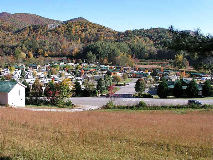 Life on the road never looked so vibrant, especially with those autumn leaves popping like a bag of kettle corn.