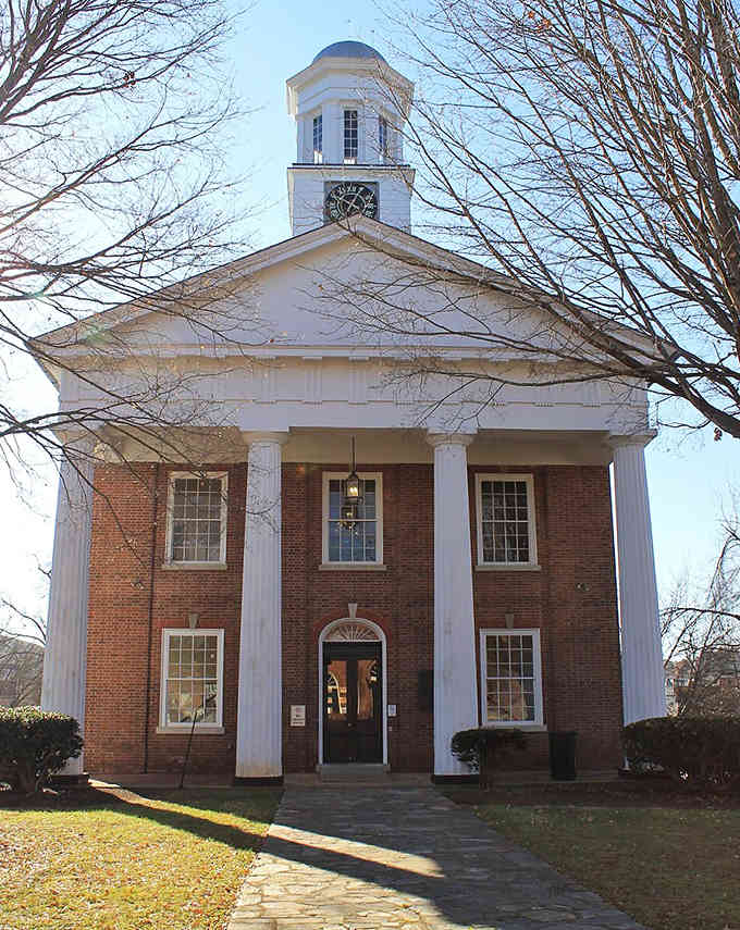 Those towering white columns command respect without demanding attention, a rare architectural feat worth admiring on foot.