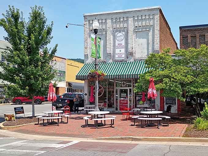 Outdoor seating on brick pavers invites you to linger over ice cream like folks did in the 1950s.
