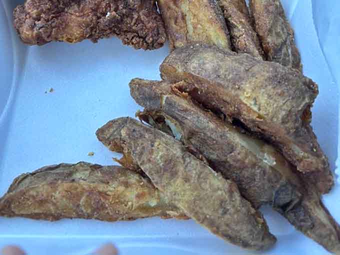 Those potato wedges are the supporting actors that deserve their own Oscar nomination alongside the chicken.
