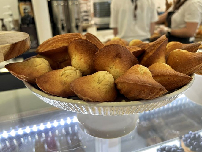 These madeleines are so perfectly golden, Proust himself would've written another seven volumes about them.