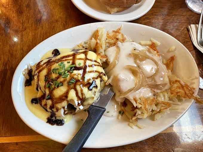 Caprese eggs Benedict with a balsamic drizzle proves that even train car diners can get a little fancy.