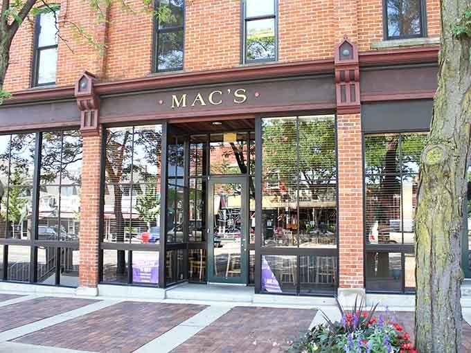 Mac's Acadian Seafood Shack brings Louisiana flavors to Michigan, because geography shouldn't limit your lunch options.