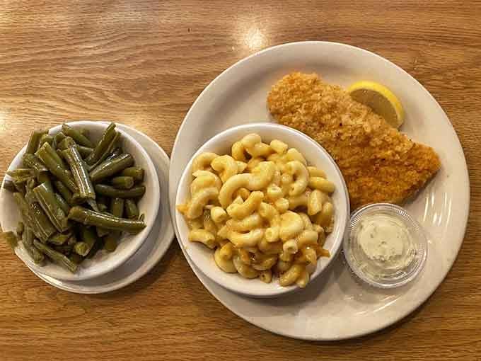 Golden-crusted scrod and creamy mac and cheese prove this place doesn't put all its eggs in the beef basket.